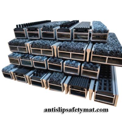 Cina Tappetini di sicurezza per pavimento in alluminio 20 mm antiscivolo 6063 T5 in vendita