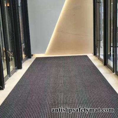 Cina Tappetini di sicurezza per pavimento in alluminio 20 mm antiscivolo 6063 T5 in vendita