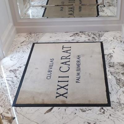 중국 맞춤형 로고와 니트릴 고무 뒷면을 갖춘 맞춤형 상업용 출입구 매트 판매용