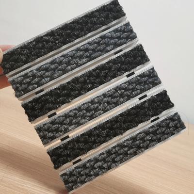 중국 많은 교통량이 있는 부위에 사용되는 아리루미늄 출입구 바닥 매트 판매용