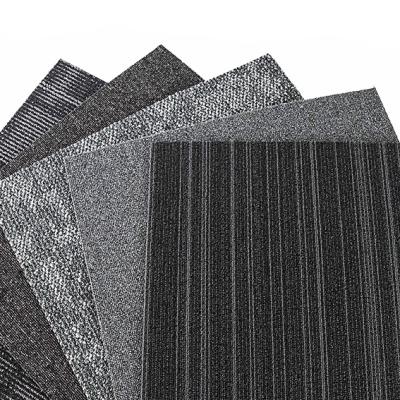 China Personalized Printed Modular Carpet Tiles With 550g Pile Stylish Design for sale