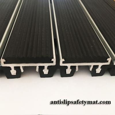 Cina Protezione di alluminio messa di Mats Entry Rugs With Rubber dell'entrata in vendita