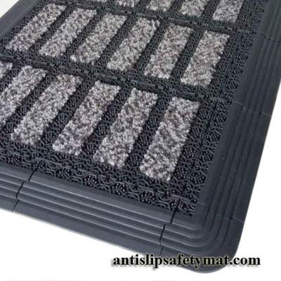 Cina 20cm*20cm Interlock Modular Anti Slip Safety Mat Entrata esterna Matting 16MM Spessore in vendita