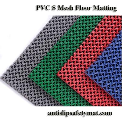 Cina Lavare spessore della stuoia 5.5MM di drenaggio del PVC delle sale S Mesh Remove Dirt in vendita