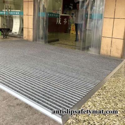 Cina Entrata su ordinazione Mats Residential di dimensione dell'entrata traffico commerciale di alluminio della stuoia di alto in vendita