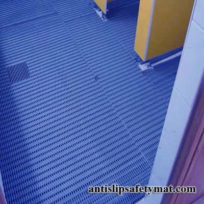 China Tubular Drainage Anti Slip PVC Floor Mat 12MM Thick Bathroom Floor Mat for sale
