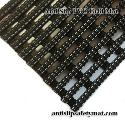 China Two Layers PVC Non Slip Pool Mats Skid Resistant Self Draining for sale