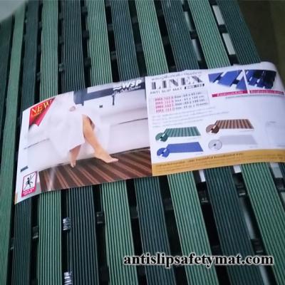 China Open Grid Drainage Non Slip PVC Flooring Rolls 8mm For Swimming Pools for sale