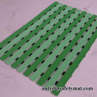 China Open Grid Drainage Non Slip PVC Flooring Rolls 8mm For Swimming Pools for sale
