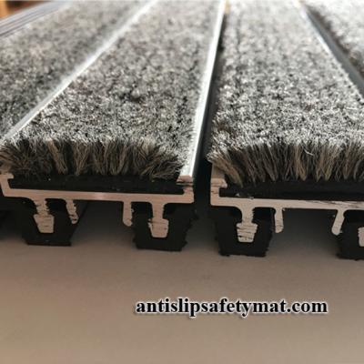 Cina Anti profondità di alluminio di Mat Grey Color Entrance Floor Matting 18mm di sicurezza di slittamento in vendita