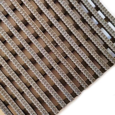 Cina Il bene durevole resistente non slitta il pavimento Mat Grid Runner Floor Matting del PVC in vendita