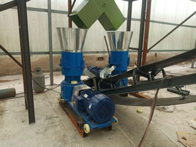 Cina Pelletizzatore per letame di pollame 380V regolabile a stampo piatto per la produzione di pellet di feci di pollo in vendita