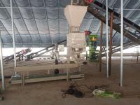 China Automatic 20-50kg/bag Quantitative Organic Compost Powder Fertilizer Packaging Machine for sale