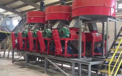 Cina 1-6 t/h Capacità Granulatore di compattazione a doppio rullo Facile da usare e Pressa per concimi in vendita