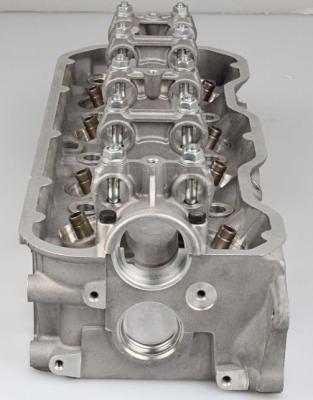 Cina 4ZD1 Cylinder Head 8-97119-761-1 8971197611 8-97119-760-1 8-94159-192-0 910510 910514 910513  for ISUZU in vendita