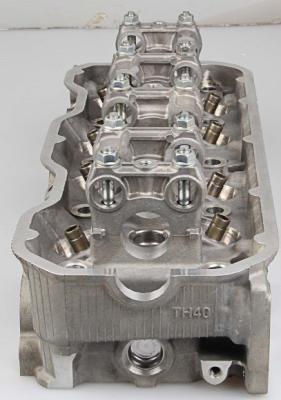 Cina 4ZD1 Cylinder Head 8-97119-761-1 8971197611 8-97119-760-1 8-94159-192-0 910510 910514 910513  for ISUZU in vendita