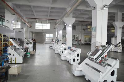 China Single Spindle Hard Rail Lathe With Tailstock 800-1100mm Processing Length for sale