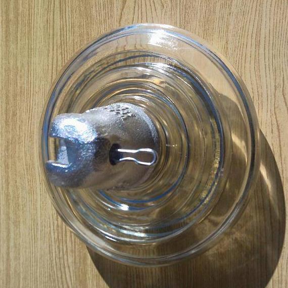 Shackle type porcelain electrical insulator
