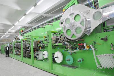 Cina Macchina per la fabbricazione di pannolini per bambini di seconda mano Macchina per tovaglio sanitario semiautomatico usata in vendita