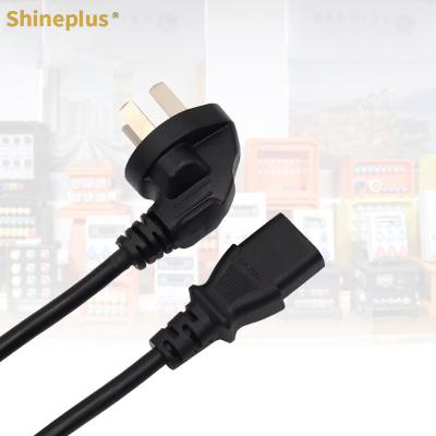 Cina Arnesi per fili di alimentazione AC GB flessibili e durevoli a tre spine per apparecchiature elettriche domestiche e commerciali in vendita