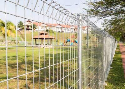 Cina cima di rotolo galvanizzata 150mm del triangolo 50× e recinto inferiore Panel di BRC in vendita