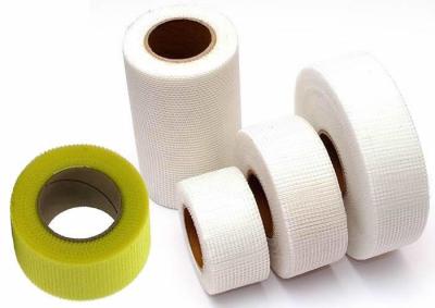 Cina High Tensile Strength 75gsm Fiberglass Mesh Fabric Roll Anti Alkaline in vendita