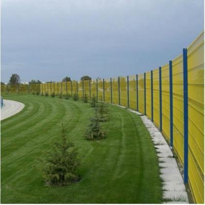 China 3D Gebogen 2.43m Breedte Decoratieve Draad Mesh Fence For Outdoor Te koop