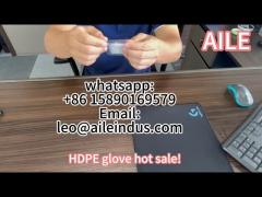 Eenmalige HDPE PE-handschoenen Polythene-handschoenen met geïmprimeerd glad oppervlak, hoge trekvastheid, eenmalige HDPE-handschoenen van kunststof
