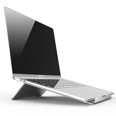 Cina supporto pieghevole portatile d'argento 4mm del computer portatile 490g densamente a 14 pollici in vendita