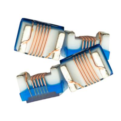 Cina Induttore di superficie schermato di potere del supporto di Chip Inductor 820nH 90mA della ferita del cavo in vendita