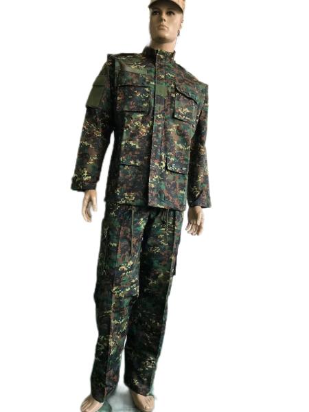 Quality Outdoor Activities BDU Combat Uniform Set Functional With Digital Camouflage for sale