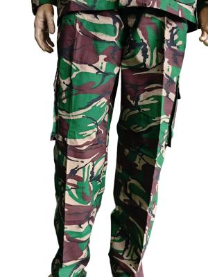 Cina Uniforme da combattimento tattico forestale mimetico Woodland con MOLLE e riduzione IR per Gabon in vendita