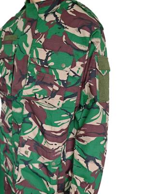 Cina Uniforme da combattimento tattico forestale mimetico Woodland con MOLLE e riduzione IR per Gabon in vendita