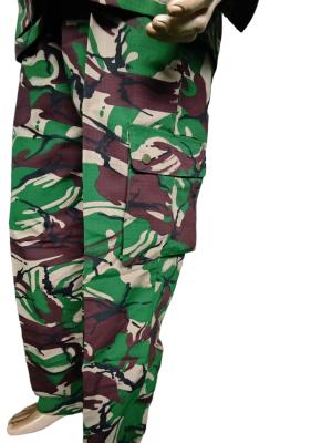 Cina Uniforme da combattimento tattico forestale mimetico Woodland con MOLLE e riduzione IR per Gabon in vendita