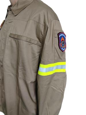 Cina Abbigliamento da lavoro antincendio ignifugo resistente al calore stile tattico con strisce riflettenti in vendita