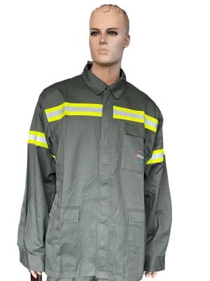 Cina Nuovo tipo di tuta antincendio per uomini con nastro riflettente bottoni e velcro giacca e pantaloni Uniforme antincendio standard in vendita