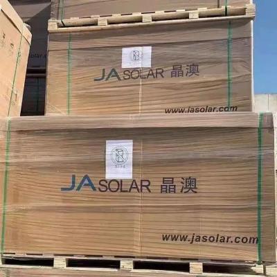 中国 Ja Pv Module Mbb Half Cell Solar Panels Perc Jam72s30 540-565/Gr High Efficiency 545w 540w 販売のため