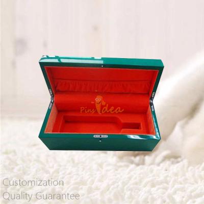 China Luxury High Gloss Personalized Wooden Wine Champagne Bottle Gift Box With Lock , Personalized Logo Brand. for sale