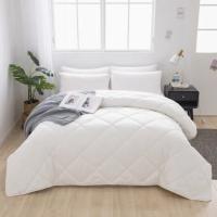 China Green Beige Binding Solid Microfiber Comforter Soft Quilt Duvet Polyester Filling for sale