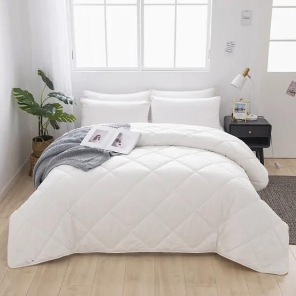 Quality Green Beige Binding Solid Microfiber Comforter Soft Quilt Duvet Polyester Filling for sale