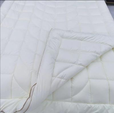China Machinaal wasbaar Solid Microfiber Comforter Hypoallergenic All Season Dekbed Cover Te koop