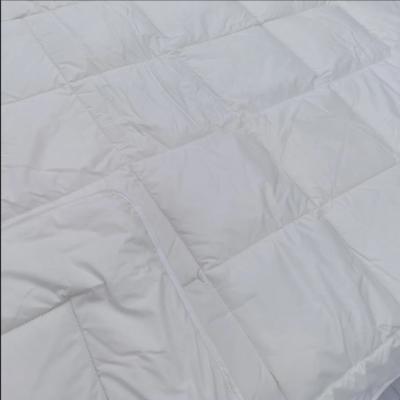 China White 200TC 100% Cotton Comforter All Season Fabric Comforter With Polyester Filling for sale