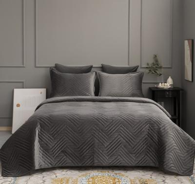 Cina Copertura da letto in rilievo ad ultrasuoni di velluto di cristallo di colore solido di flanello con imbottitura di cotone in vendita