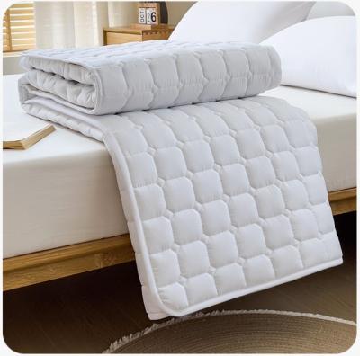 China Machine Washable Bedding Mattress Protector Waterproof White Mattress Protector Topper for sale