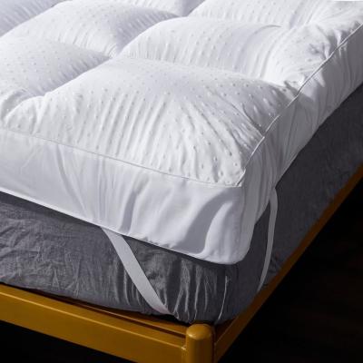 China 800gsm Polyester Bedding Mattress Protector Cotton / Polyester Waterproof Mattress Cover for sale