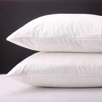 China Breathable White Rectangle Stuffed Microfiber Sleeping Pillow Machine Washable for sale