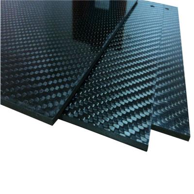 Cina il tessuto della fibra del carbonio di spessore di 6mm riveste opaco della saia 3K o lucido resistente agli urti in vendita