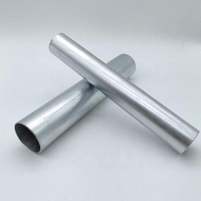 China Tubo de acero pregalvanizado de 2.5 y 80 mm de espesor para protección de barreras peatonales en venta