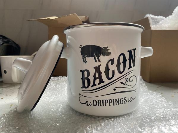 Quality 900ml Handmade Enamel Grease Container With Stainless Steel Strainer And Handle for sale