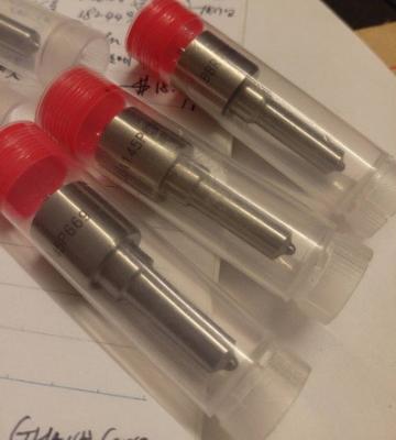 China NOZZLE  DLLA145P669   DLLA145P669 diesel fuel  injector nozzle for sale